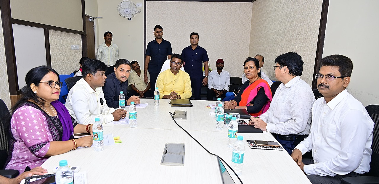 ଶୀଘ୍ର ବାଂଲାଦେଶରୁ ରାଜ୍ୟକୁ ଫେରିବେ ଓଡ଼ିଆ ଶ୍ରମିକ - ଶ୍ରମ ମନ୍ତ୍ରୀ - OdishaLIVE